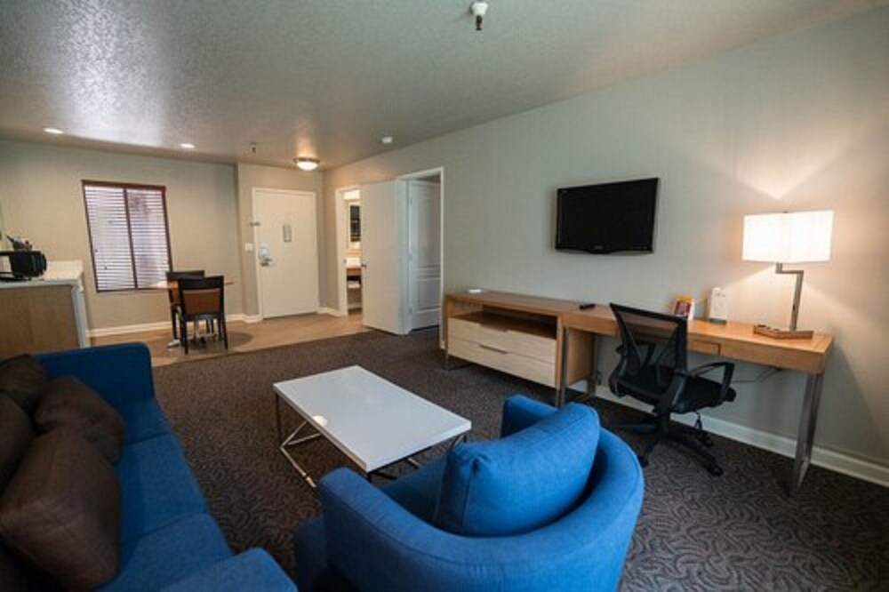 Alexis Park All Suite Resort, Las Vegas: $52 Room Prices & Reviews ...