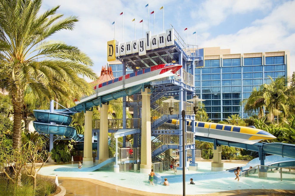 Disneyland Hotel in Anaheim | Best Rates & Deals on Orbitz