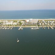 Blockade Runner Beach Resort: 2019 Room Prices $154, Deals & Reviews ...