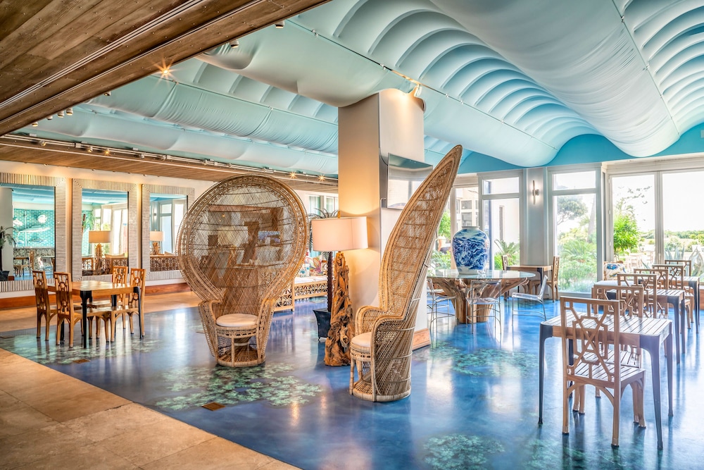 Blockade Runner Beach Resort, 柯克斯维尔: $125 Room Prices & Reviews ...