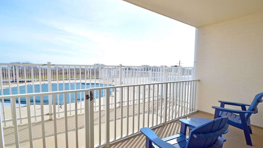 Carousel Resort Hotel & Condominiums, Ocean City: $71 Room Prices ...