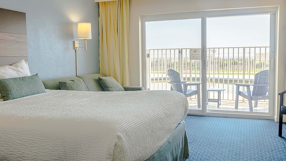 Carousel Resort Hotel & Condominiums, Ocean City: $233 Room Prices ...