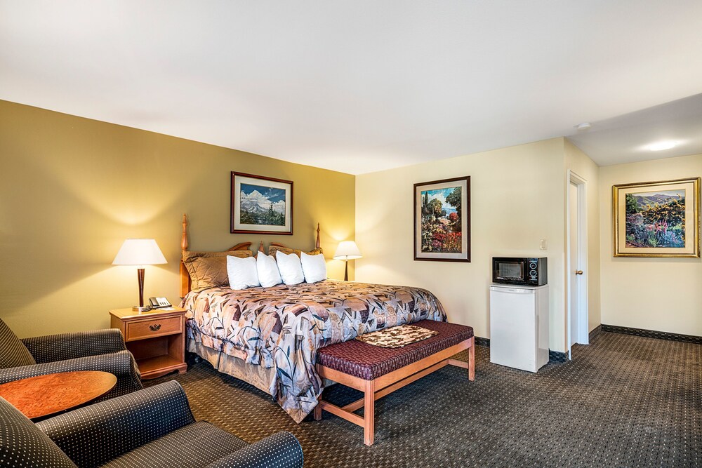 Winnemucca Inn & Casino in Winnemucca | Best Rates & Deals on Orbitz