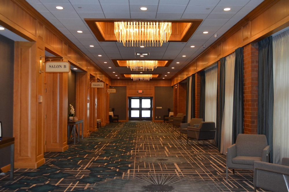 Delta Hotels by Marriott Mount Pleasant in Racine | Best Rates & Deals ...