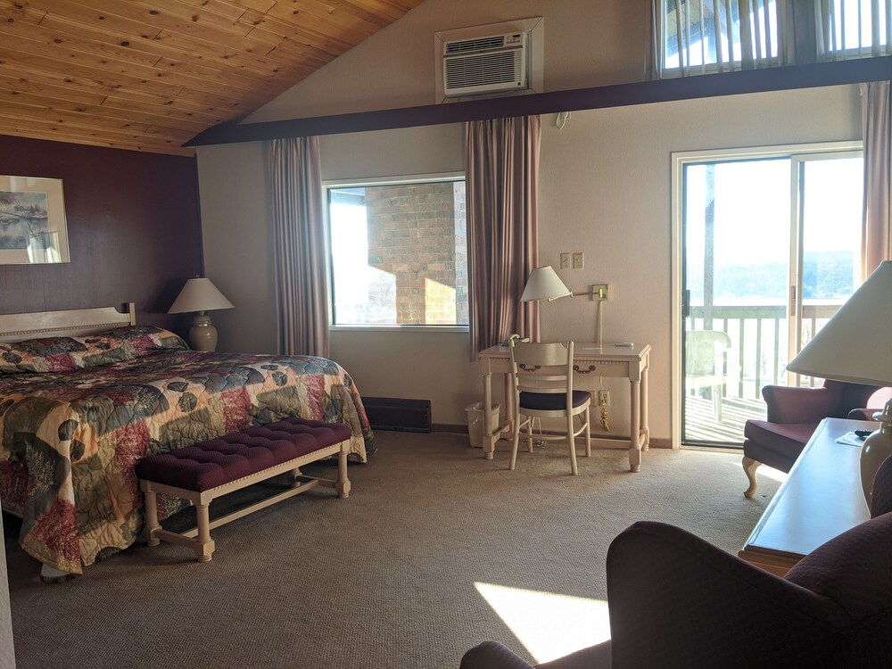 108 Golf Resort in 108 Mile Ranch | Best Rates & Deals on Orbitz