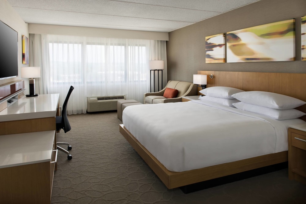 Delta Hotels by Marriott Utica in Utica | Best Rates & Deals on Orbitz