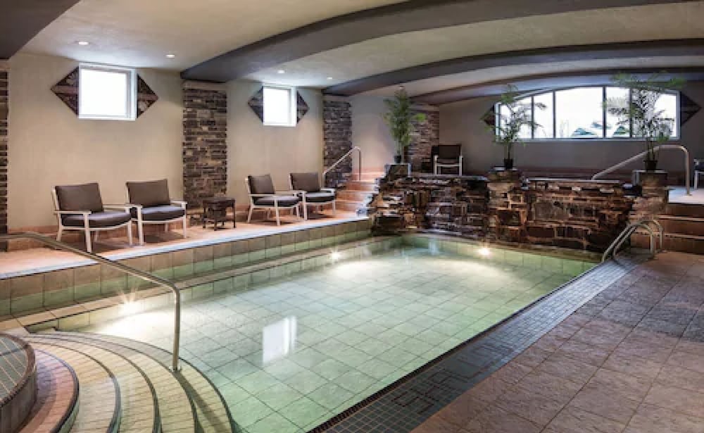 10 Best Hotels With Fireplace In Banff, Canada - Updated | Trip101