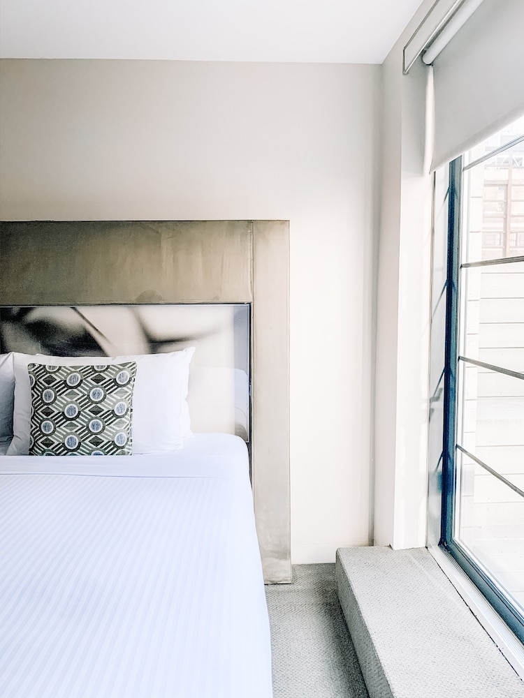 The Shoreham Hotel, New York: $127 Room Prices & Reviews | Travelocity
