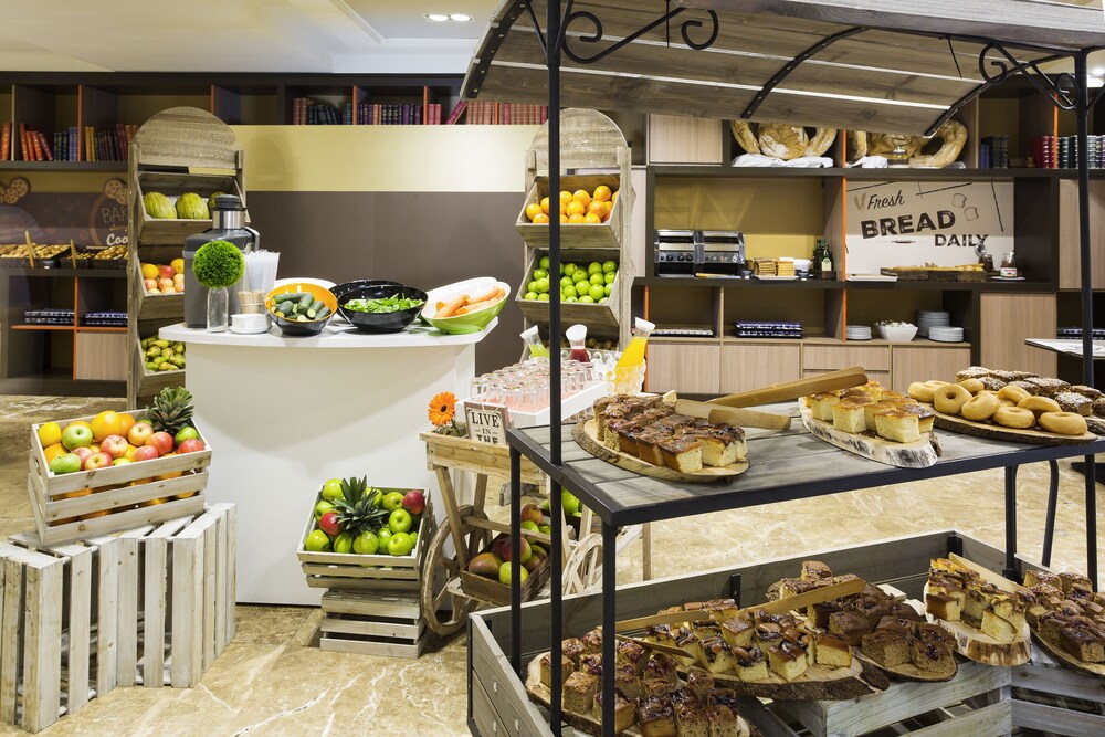 Novotel Madrid City Las Ventas: 2019 Room Prices , Deals & Reviews ...