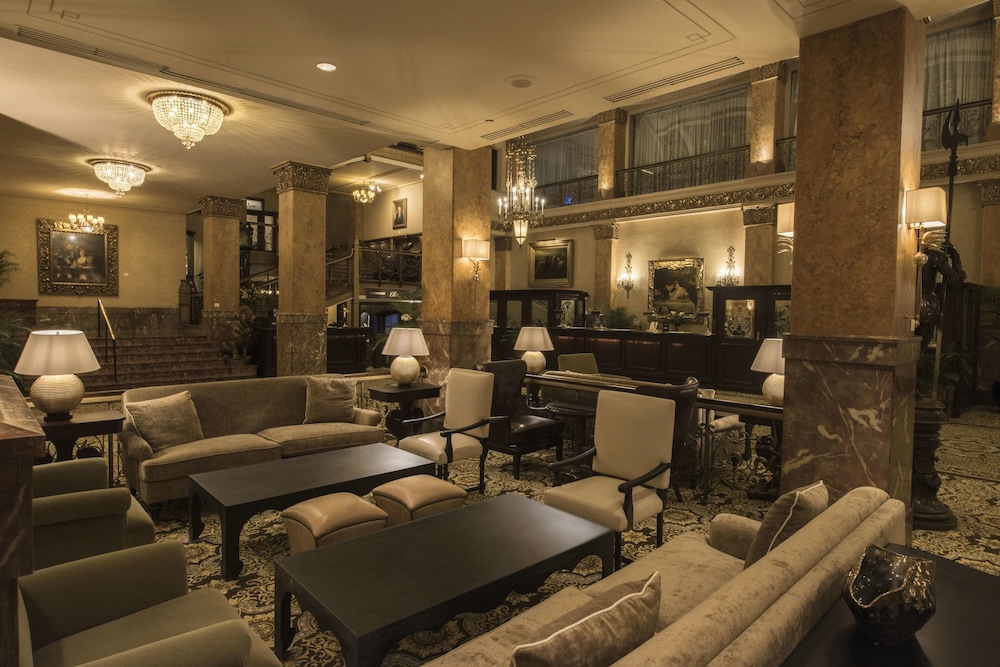The Pfister Hotel in Milwaukee | Best Rates & Deals on Orbitz