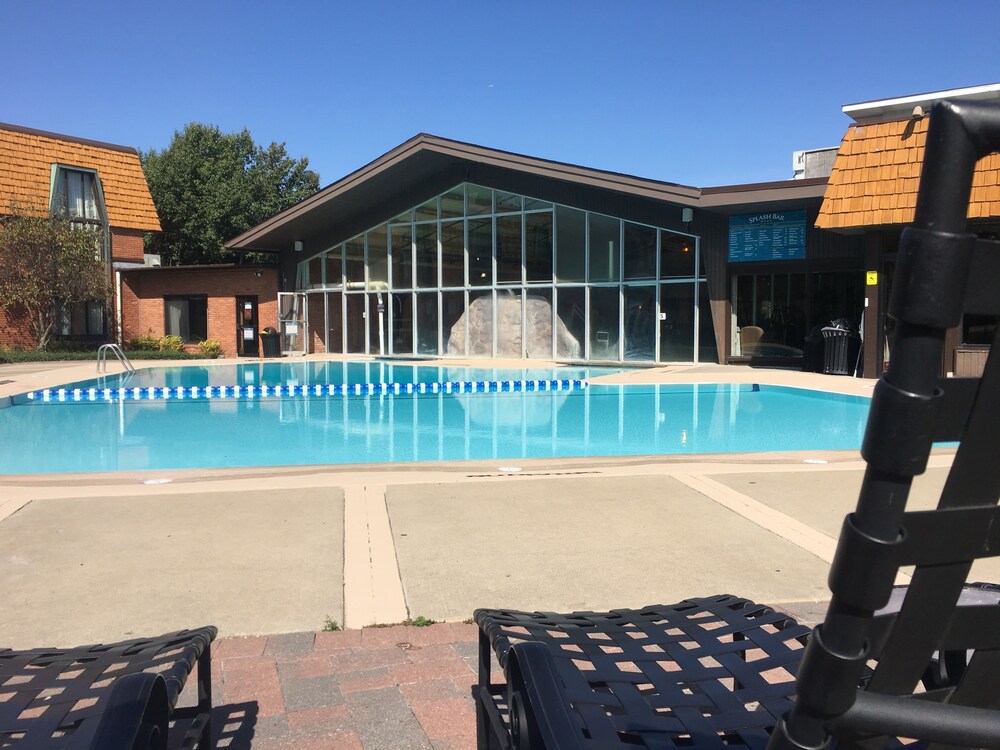 Pheasant Run Resort in West Chicago | Best Rates & Deals on Orbitz