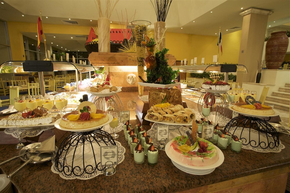 Grand Park Royal Cancun - All Inclusive in Cancun | Best Rates & Deals ...