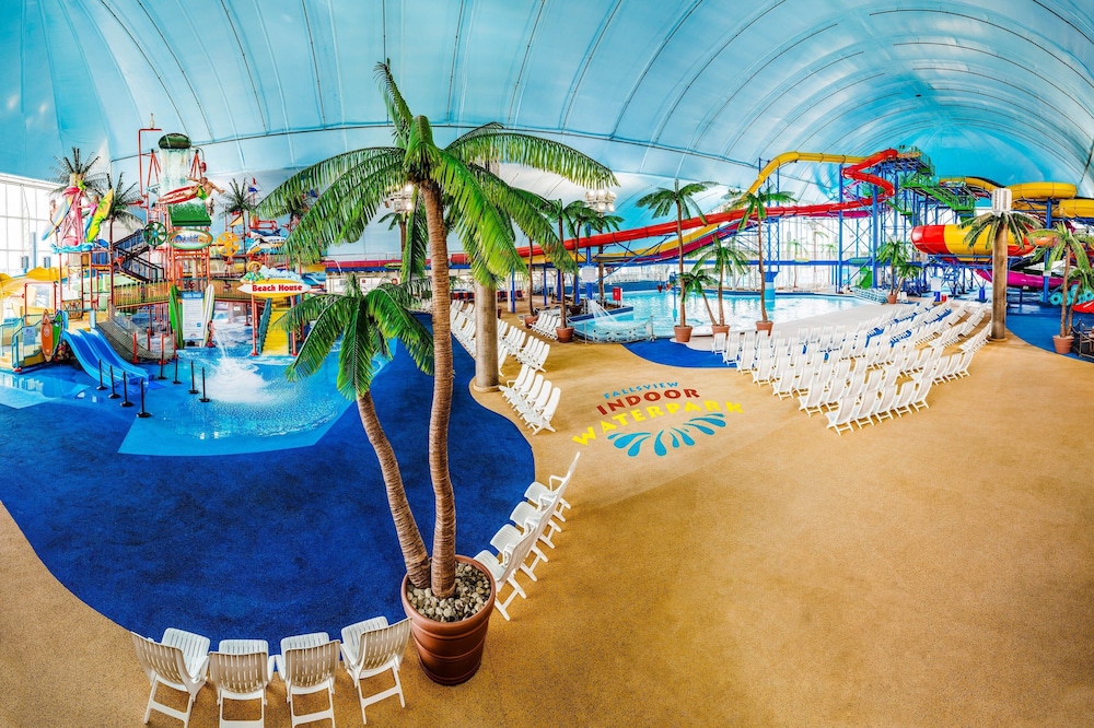 Sheraton Fallsview Hotel in Niagara Falls | Best Rates & Deals on Orbitz