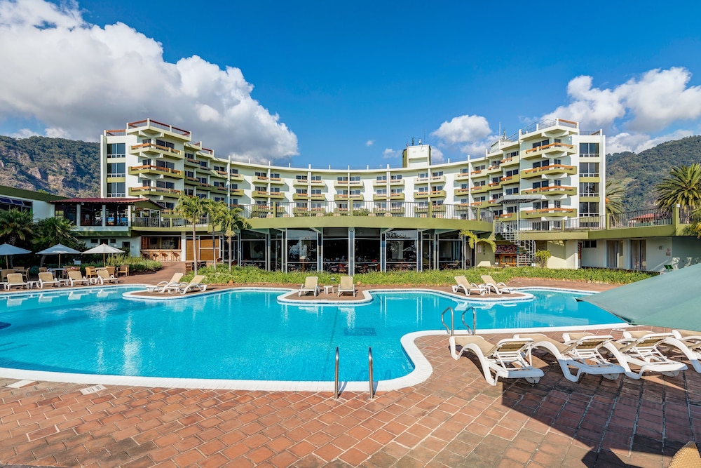 Porta Hotel del Lago in Panajachel | Best Rates & Deals on Orbitz