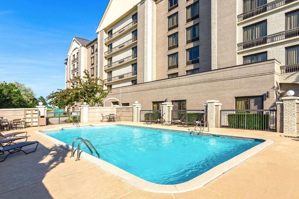 6 Hotels With Water Park In Kansas City, Missouri - Updated | Trip101