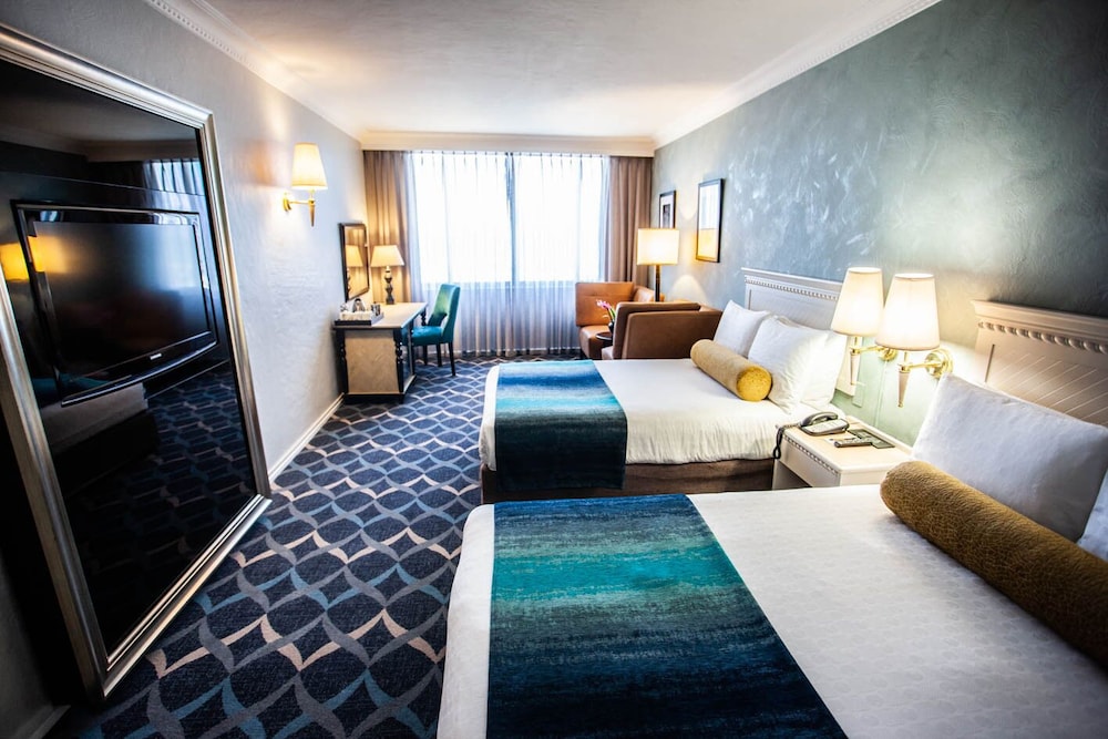 Southern Sun Elangeni & Maharani in Durban | Best Rates & Deals on Orbitz