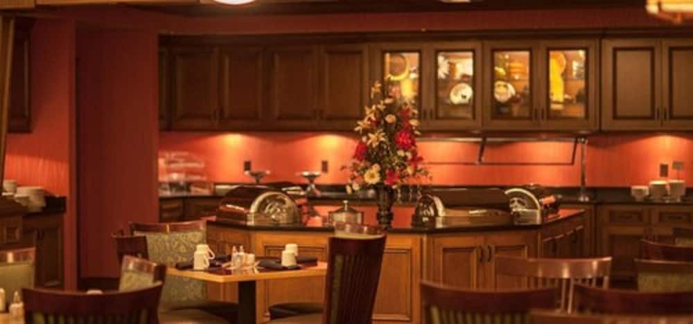 Decatur Conference Center & Hotel, Decatur: $100 Room Prices & Reviews ...