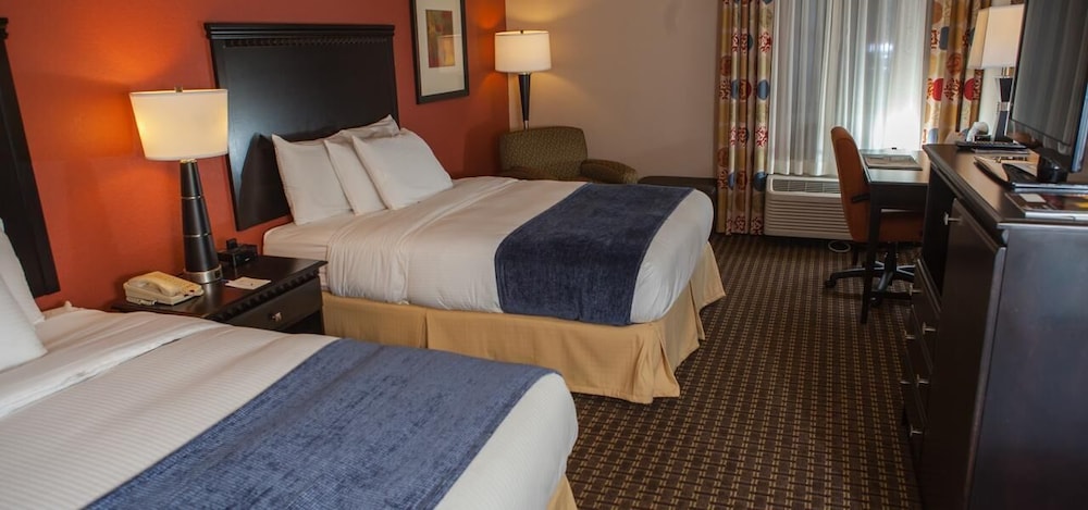 Decatur Conference Center & Hotel, Decatur: 2020 Room Prices & Reviews ...