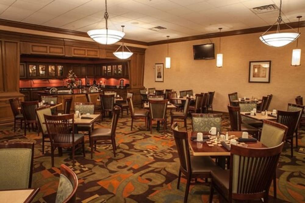 Decatur Conference Center & Hotel, Decatur: $100 Room Prices & Reviews ...