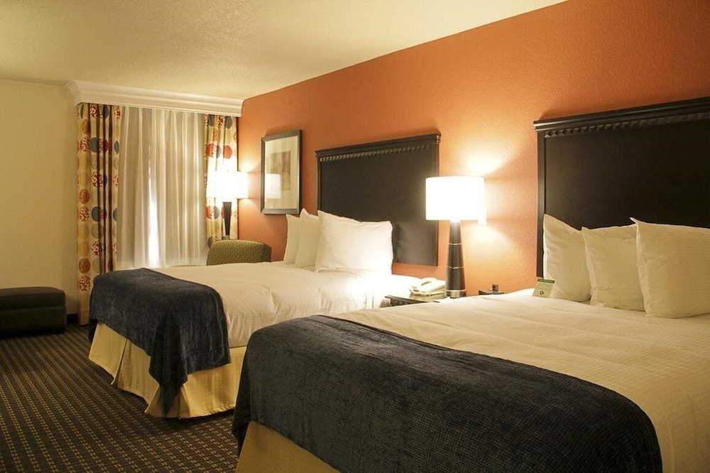 Decatur Conference Center & Hotel, Decatur: $100 Room Prices & Reviews ...