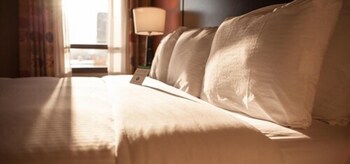 Decatur Conference Center & Hotel, Decatur: $109 Room Prices & Reviews ...