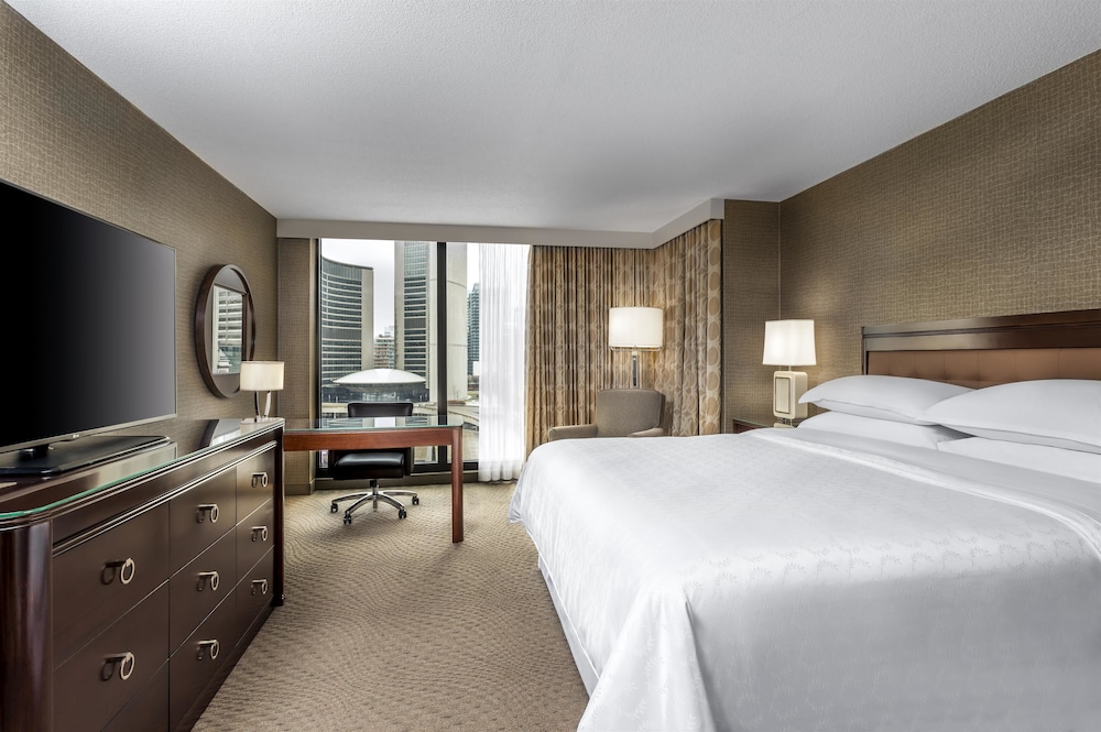 Sheraton Centre Toronto Hotel (Toronto, CAN) | Hotwire