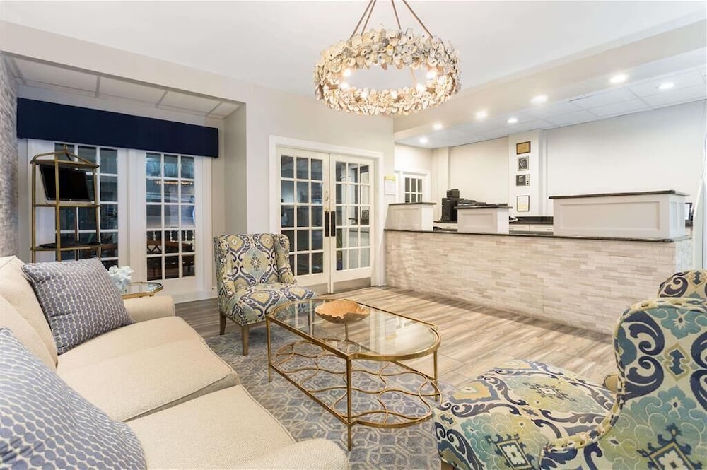 Days Inn by Wyndham Charleston Historic District Reviews, Deals ...