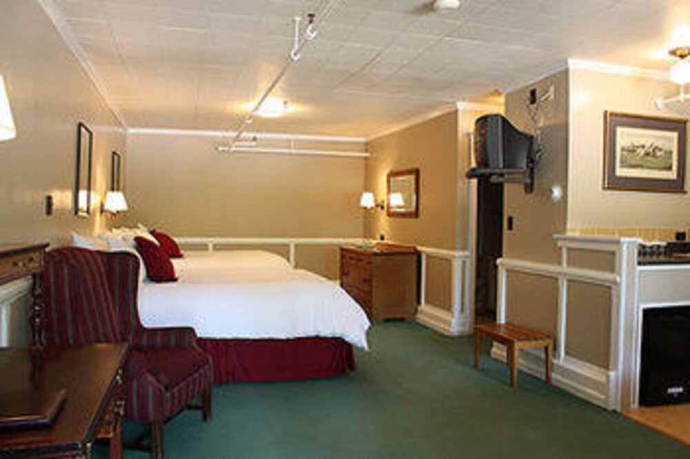 The Historic Redstone Inn in Carbondale | Best Rates & Deals on Orbitz