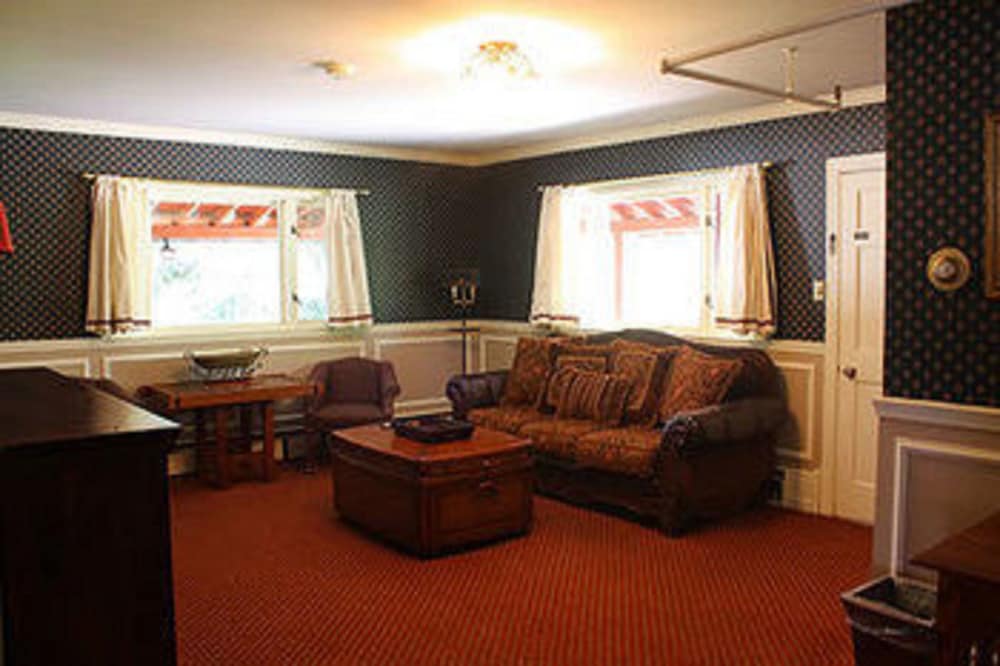 The Historic Redstone Inn in Carbondale | Best Rates & Deals on Orbitz