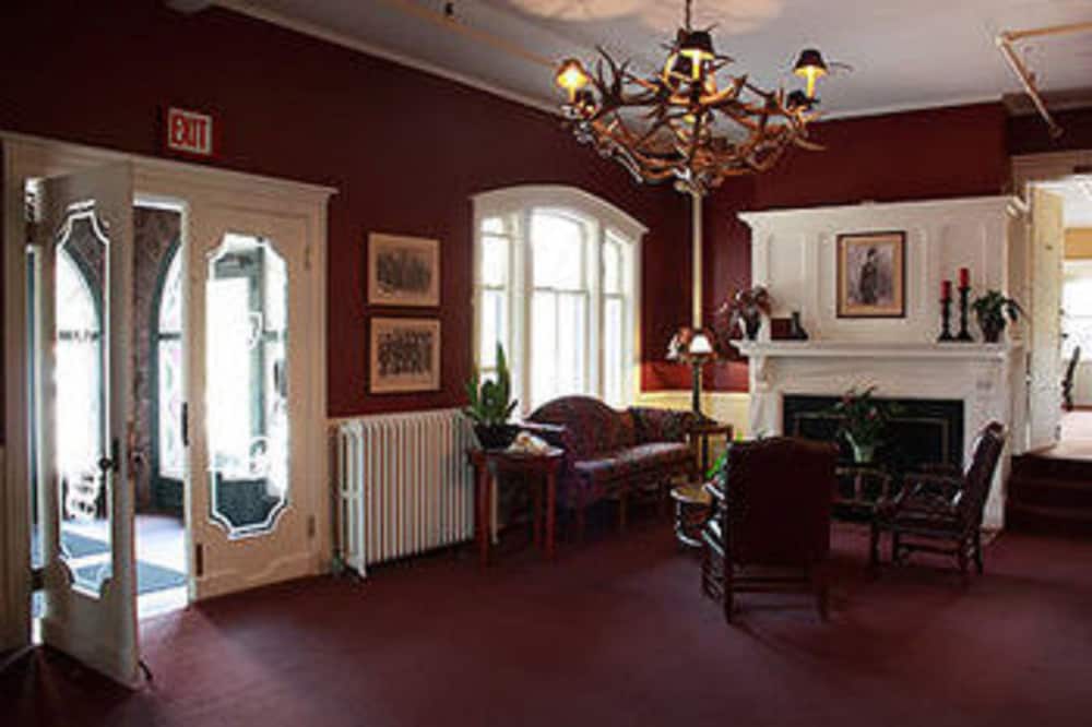 The Historic Redstone Inn in Carbondale | Best Rates & Deals on Orbitz