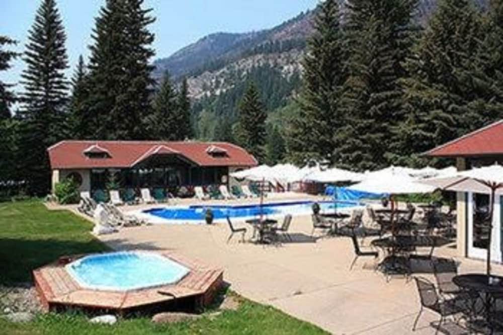 The Historic Redstone Inn in Carbondale | Best Rates & Deals on Orbitz
