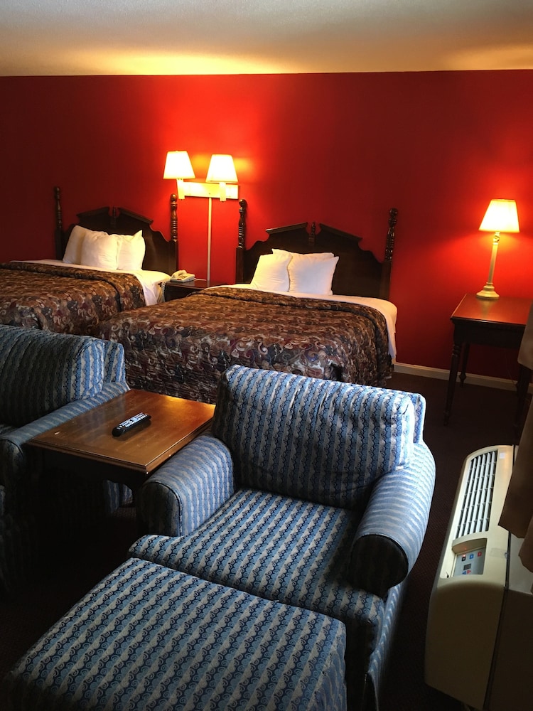 Gold Star Inn & Suites in Groton | Best Rates & Deals on Orbitz