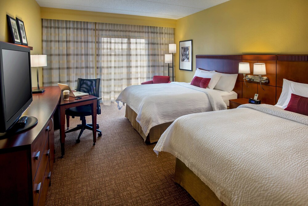 Courtyard by Marriott Norwalk in Stamford | Best Rates & Deals on Orbitz
