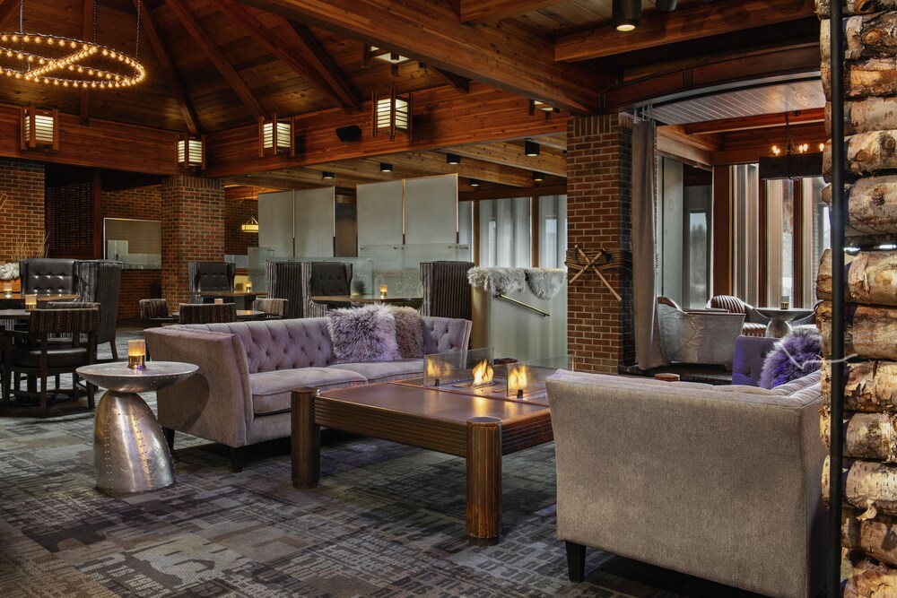 Valhalla Inn in Thunder Bay | Best Rates & Deals on Orbitz