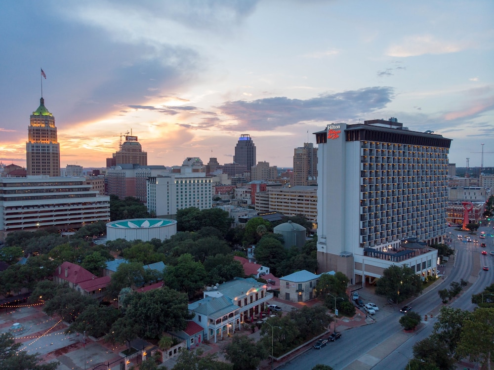 Hilton Palacio Del Rio in San Antonio | Best Rates & Deals on Orbitz
