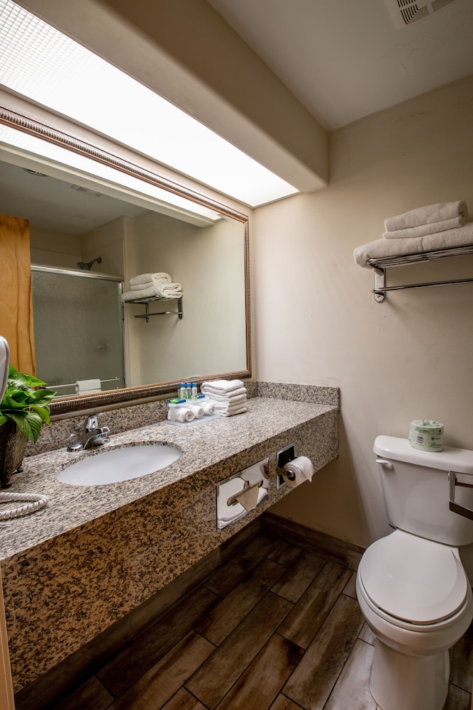 Moncks Corner Inn in Moncks Corner | Best Rates & Deals on Orbitz