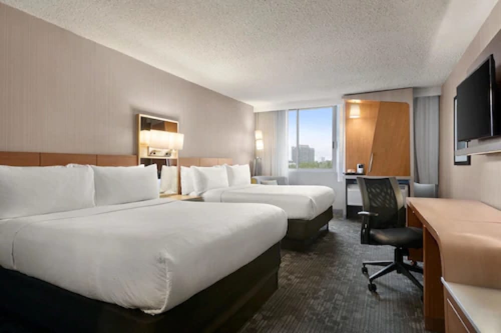 12 Best Hotels With Pool In Niagara Falls, New York - | Trip101
