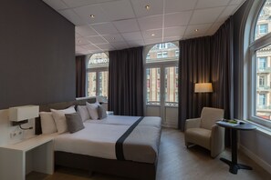 Book Hotel Amsterdam De Roode Leeuw in Amsterdam | Hotels.com