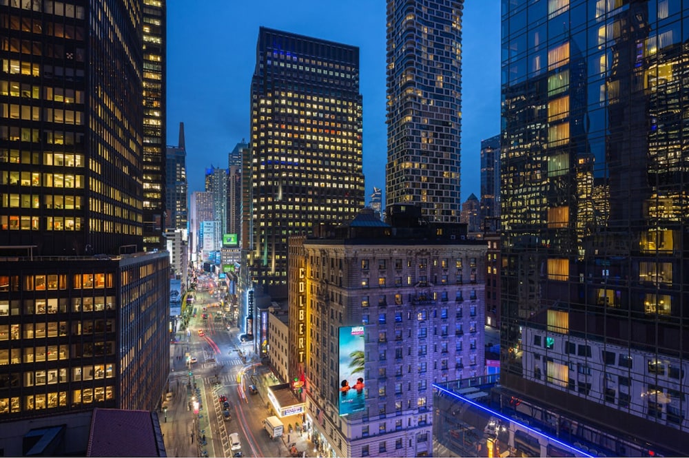 Dream Midtown, by Hyatt in New York | Best Rates & Deals on Orbitz