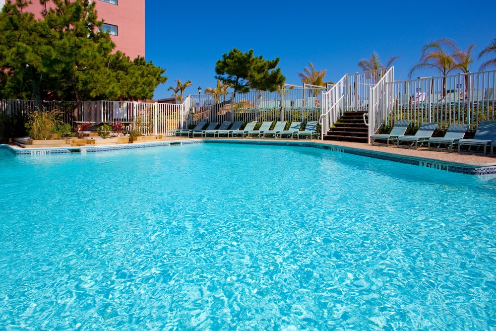 Holiday Inn Ocean City, an IHG Hotel, Ocean City: $68 Room Prices ...