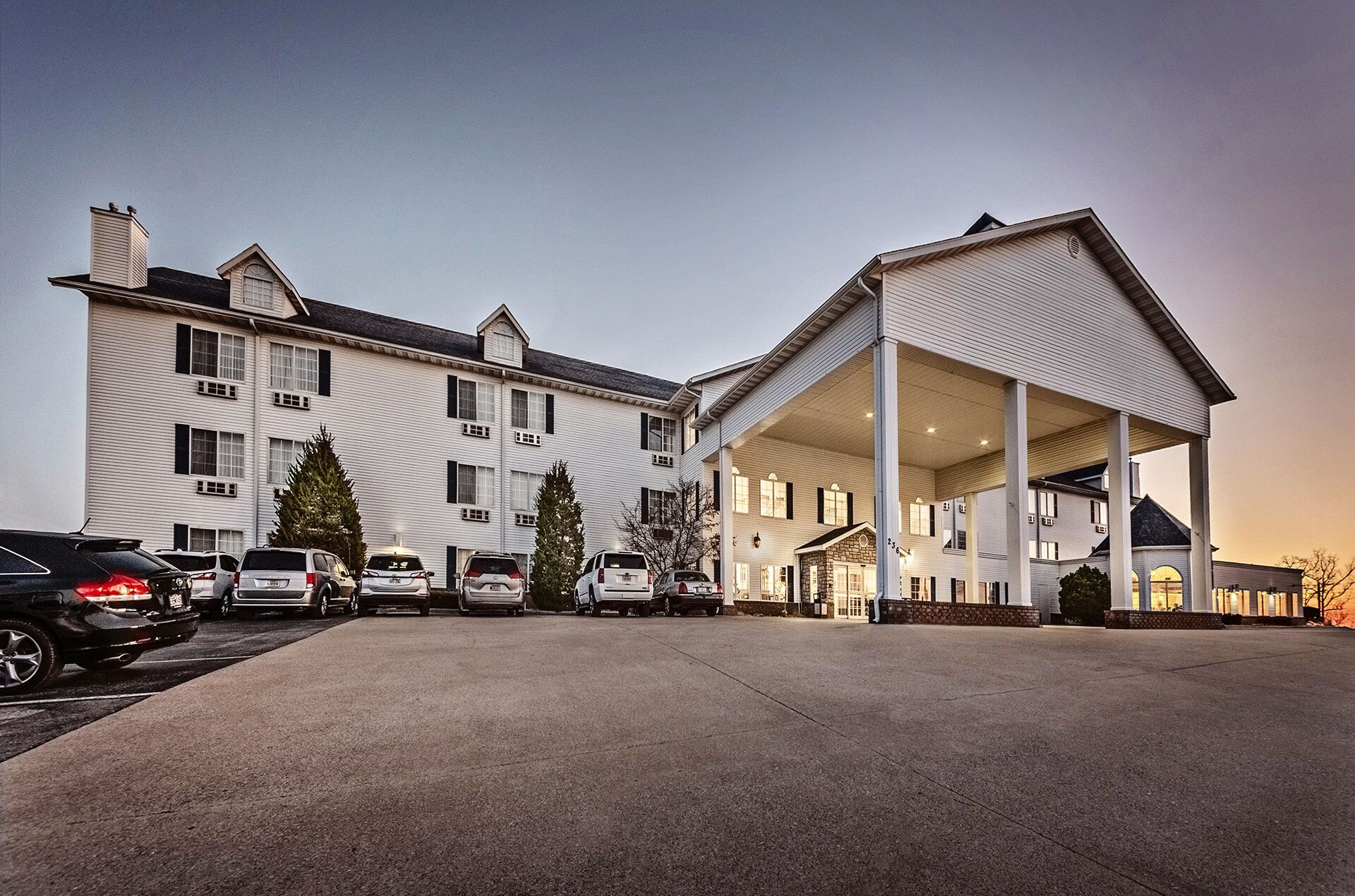 Still Waters Resort: 2022 Room Prices, Deals & Reviews | Expedia.com