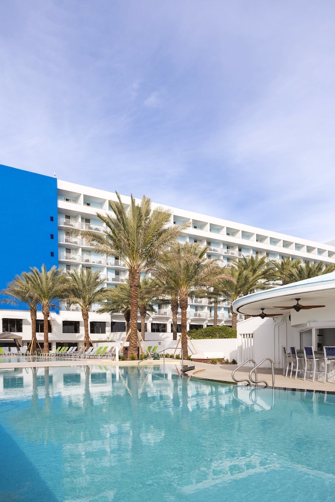 Hilton Clearwater Beach Resort & Spa: 2017 Room Prices, Deals & Reviews ...