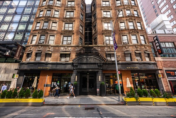 Book Square Hotel in Times Square in New York | Hotels.com