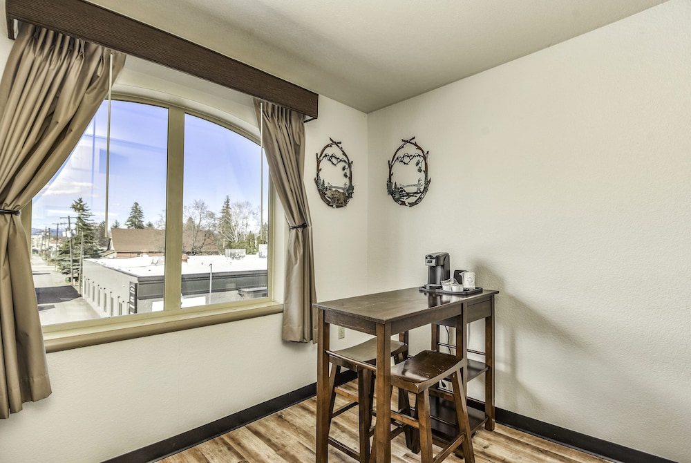 Cedar Street Hotel and Suites in Sandpoint | Best Rates & Deals on Orbitz