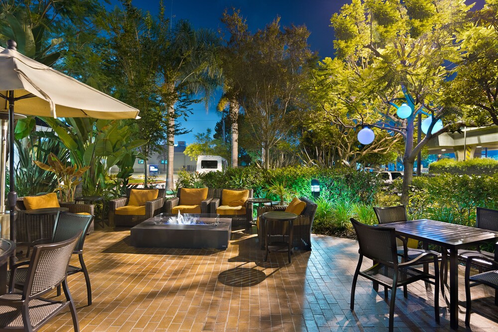 Hilton Garden Inn LAX El Segundo in Los Angeles | Best Rates & Deals on ...