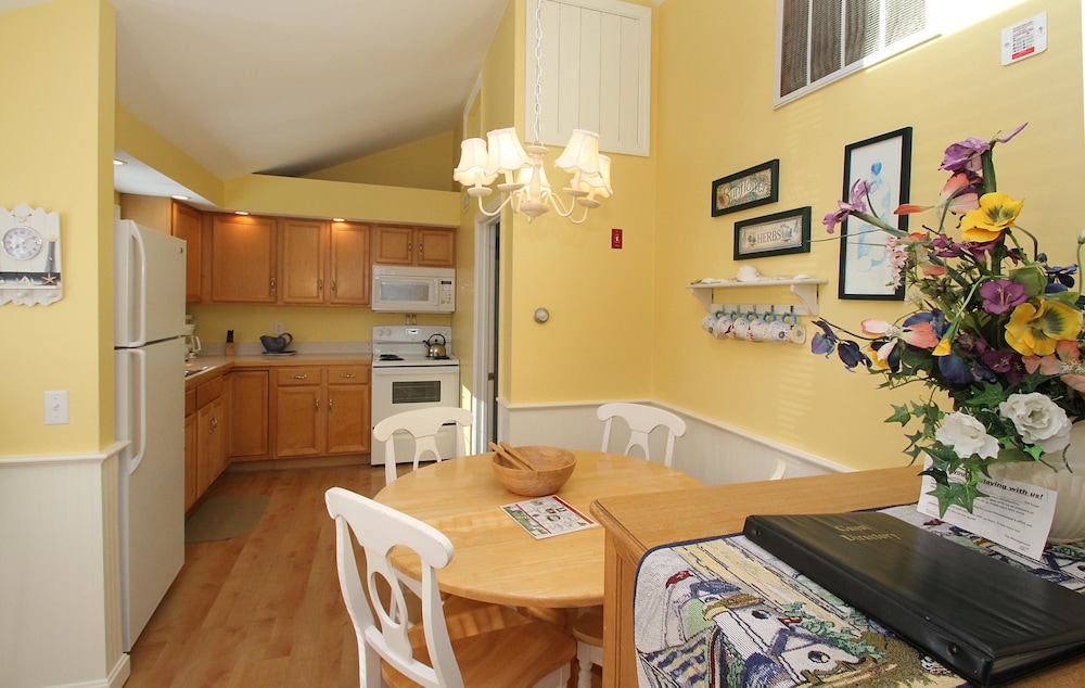 Colonial Acres Resort Deals & Reviews (West Yarmouth, USA) | Wotif