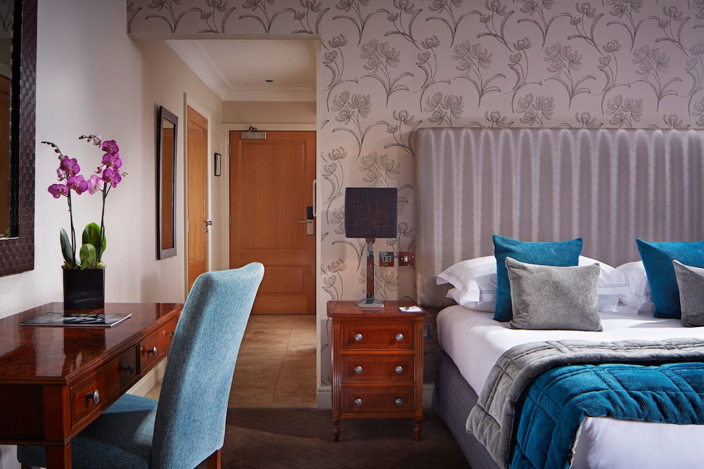 Alexander House And Utopia Spa in East Grinstead | Best Rates & Deals ...