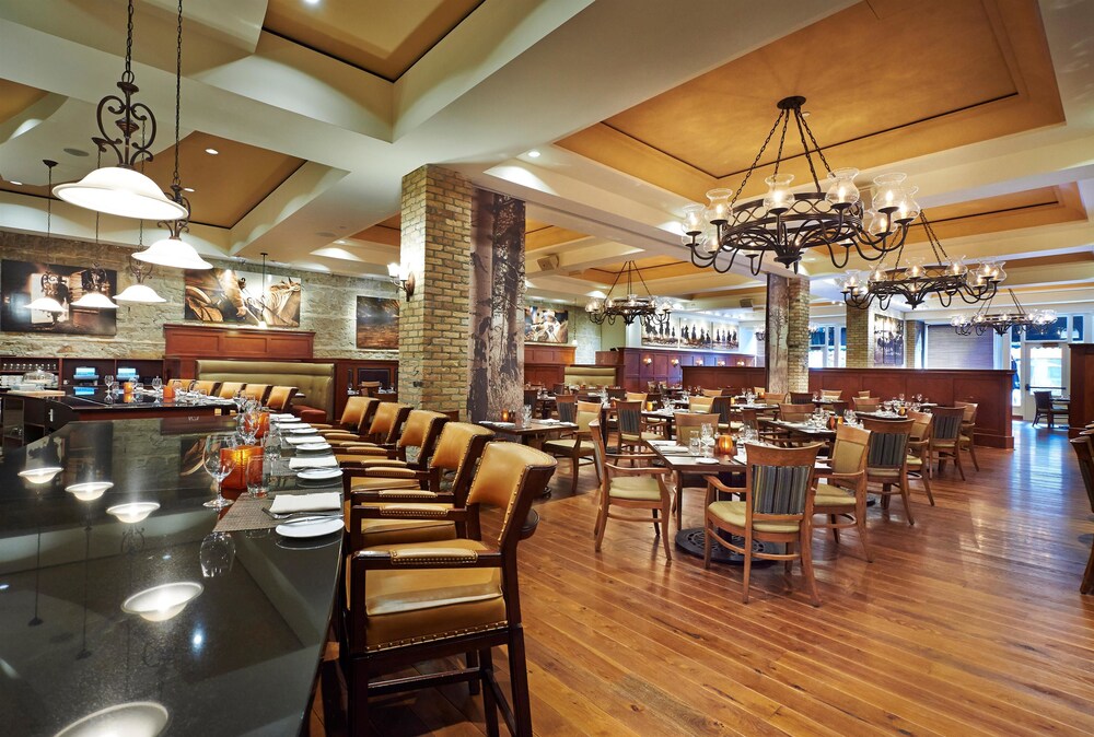 Book Hyatt Regency Calgary | Calgary Hotel Deals