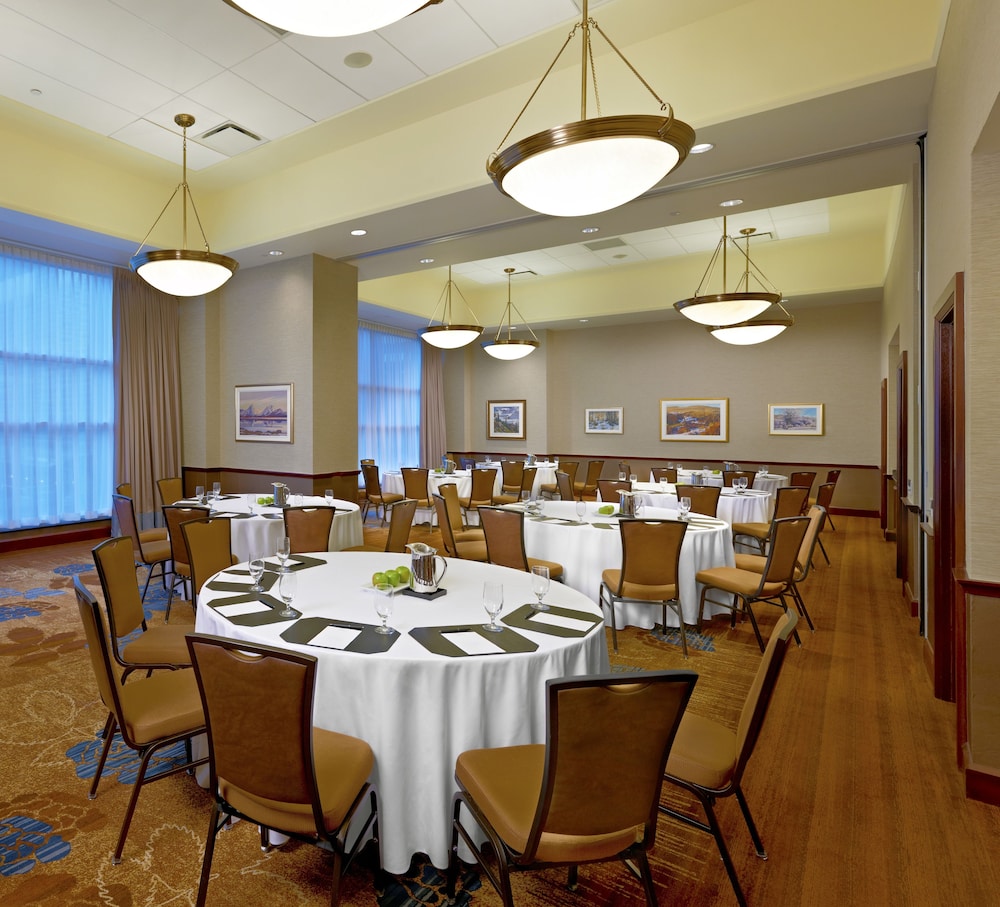 Book Hyatt Regency Calgary | Calgary Hotel Deals