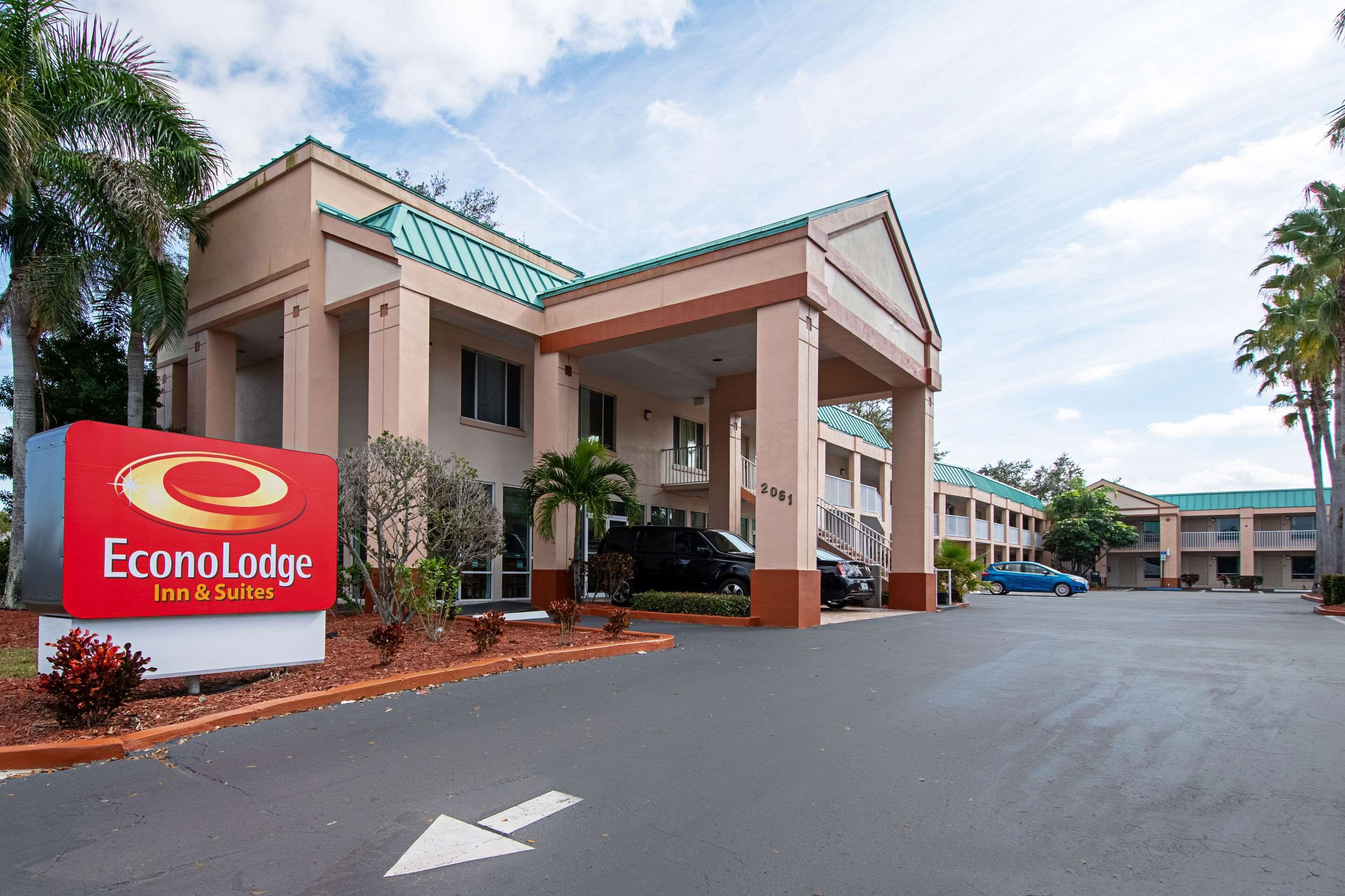 Holiday Inn Express Hotel & Suites Largo-Clearwater, an IHG Hotel in ...